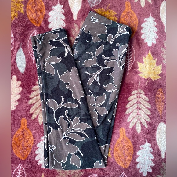 LuLaRoe | Pants & Jumpsuits | Like New Lularoe Leggings A One Size Fits ...